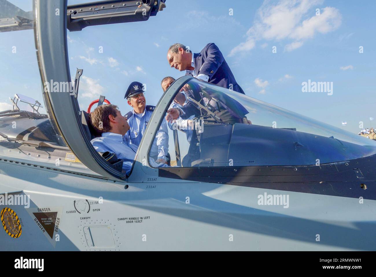 Advanced trainer aircraft hi-res stock photography and images - Alamy
