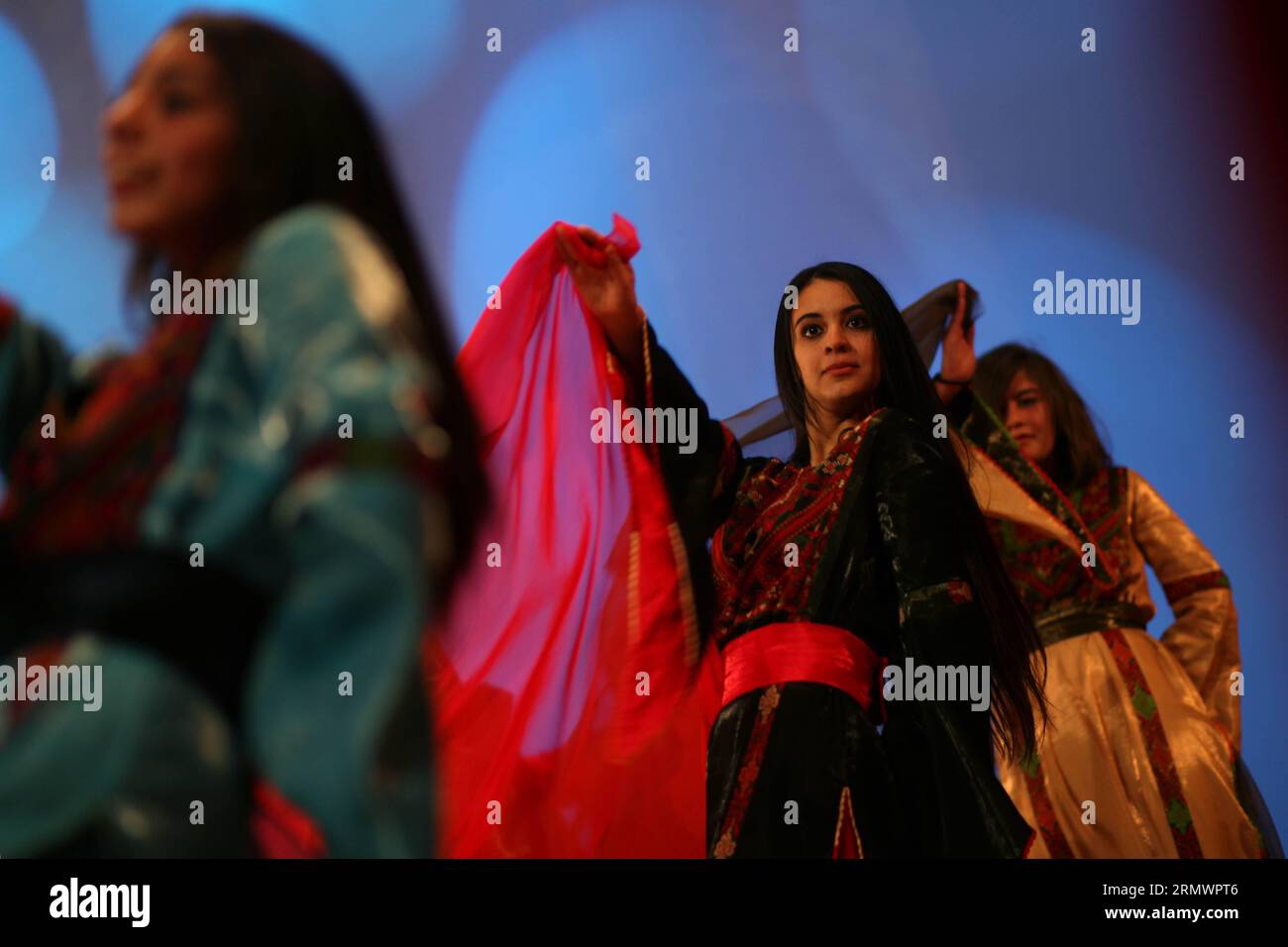 Palestinian dabka dance hi-res stock photography and images - Alamy