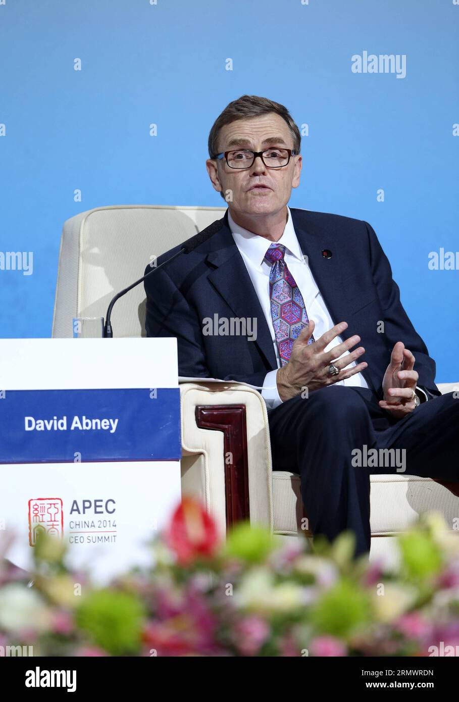 (141109) -- BEIJING, Nov. 9, 2014 -- UPS CEO David Abney speaks in a ...