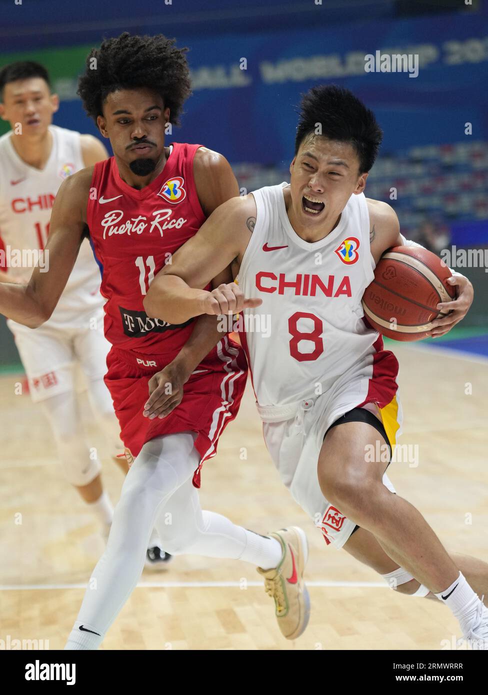 Manila, Philippines. 30th Aug, 2023. Zhao Rui (R) of China competes ...
