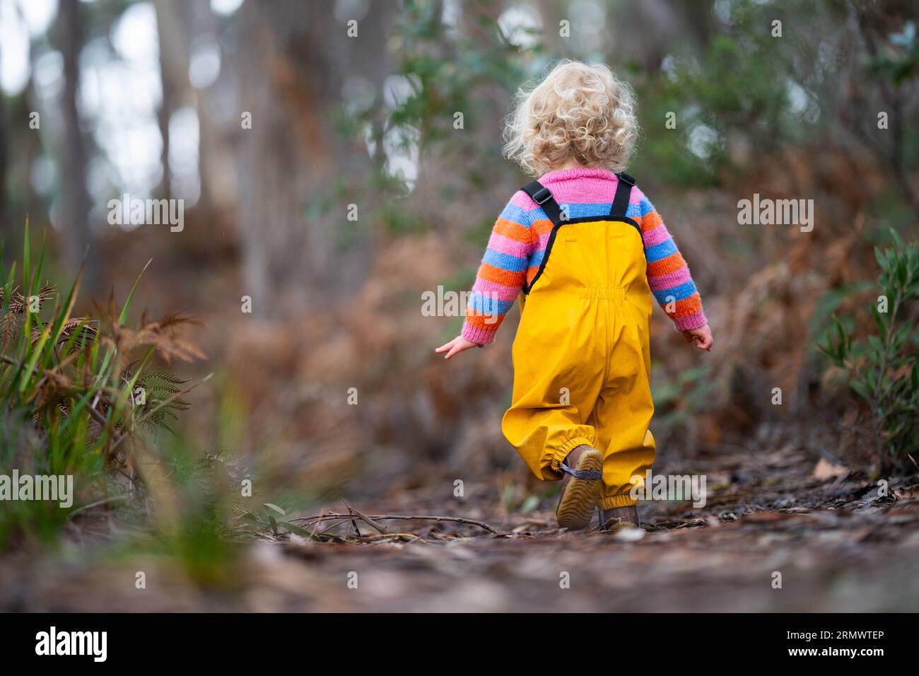 kid playing in the wild in australia Stock Photo - Alamy