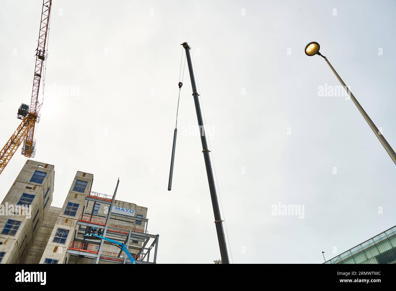 Blackpool tower under construction hi-res stock photography and images ...