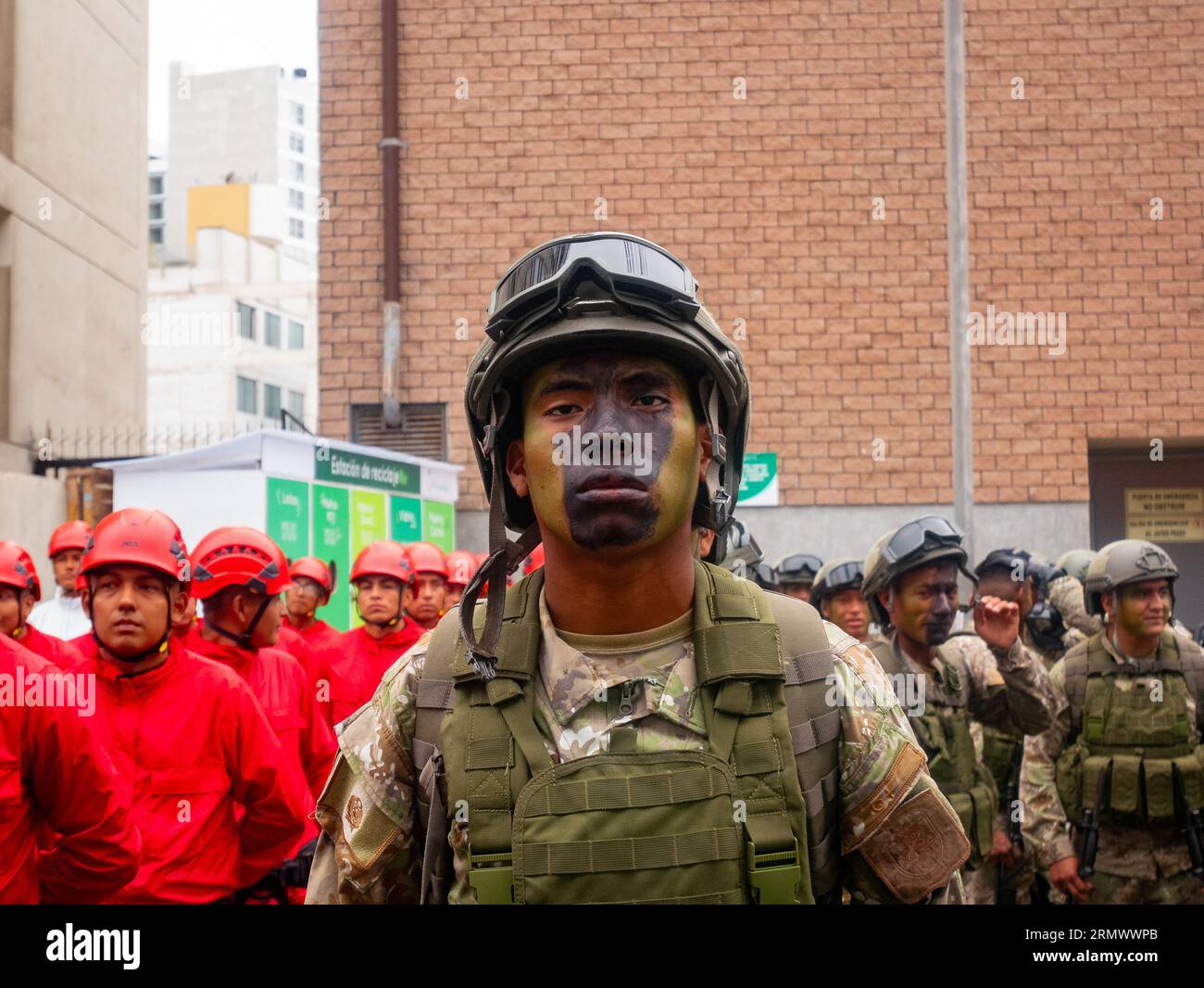 Camouflage face paint hi-res stock photography and images - Alamy