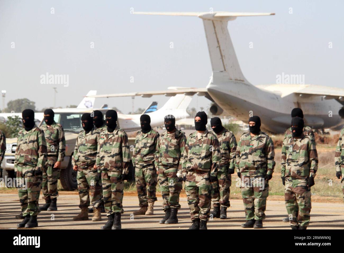 (141112) -- TRIPOLI, Nov. 12, 2014 -- Libyan soldiers take part in a ...