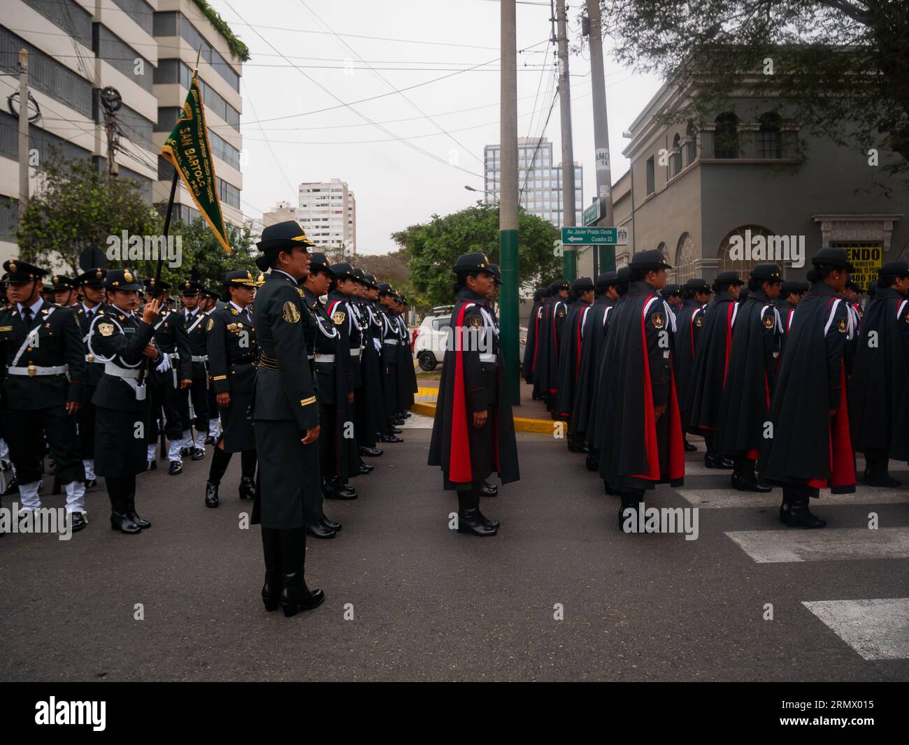 Military uniforms peruvian military hi-res stock photography and images ...