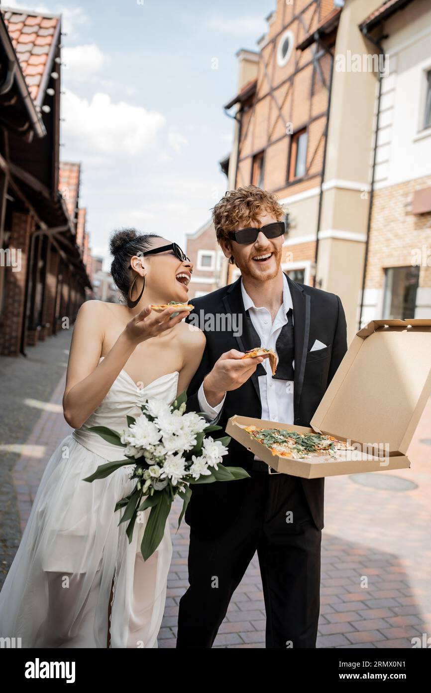 African woman laughing wedding hi-res stock photography and images - Alamy