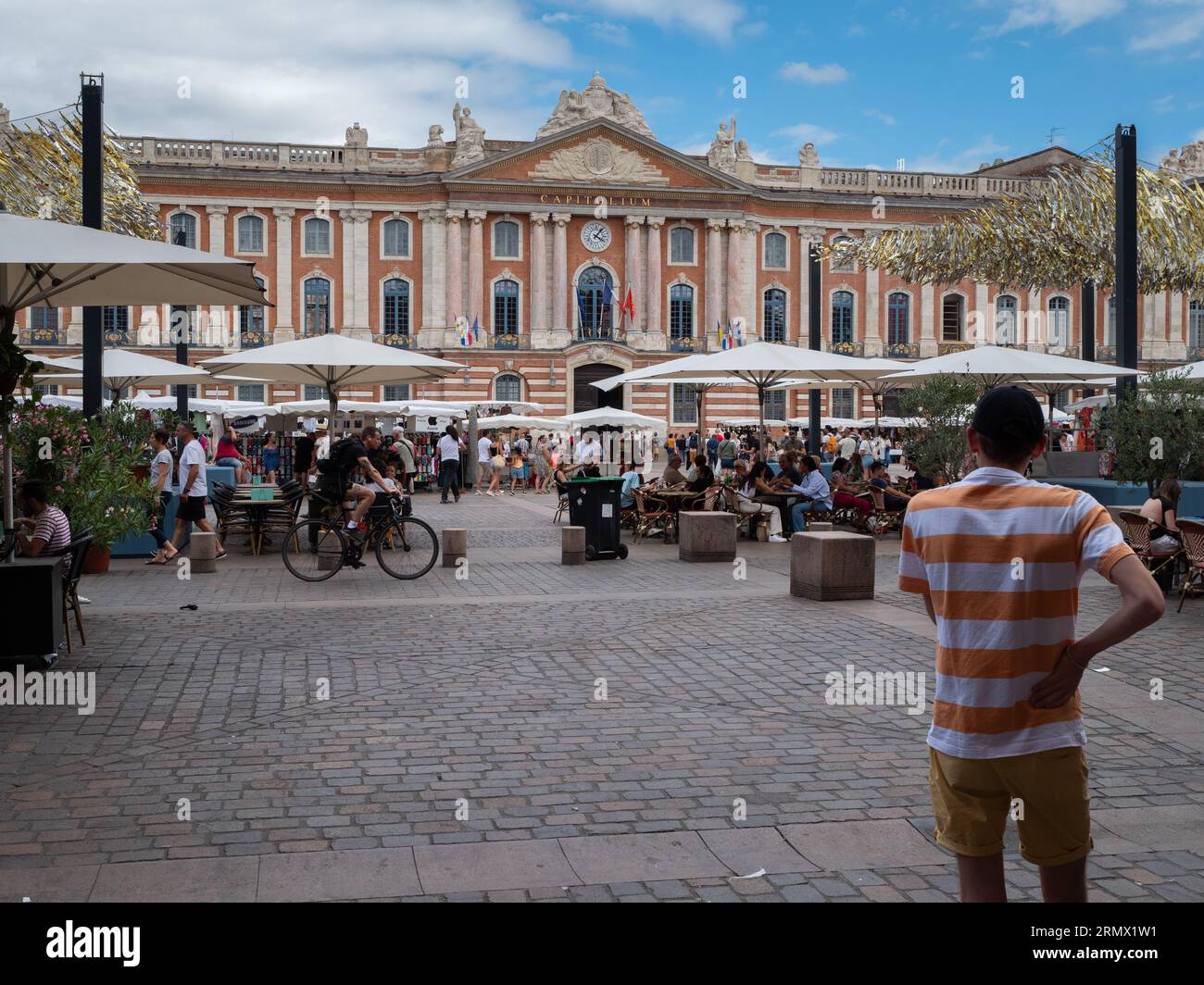 An exterior view of the iconic Theatre du Capitole in Toulouse, France ...