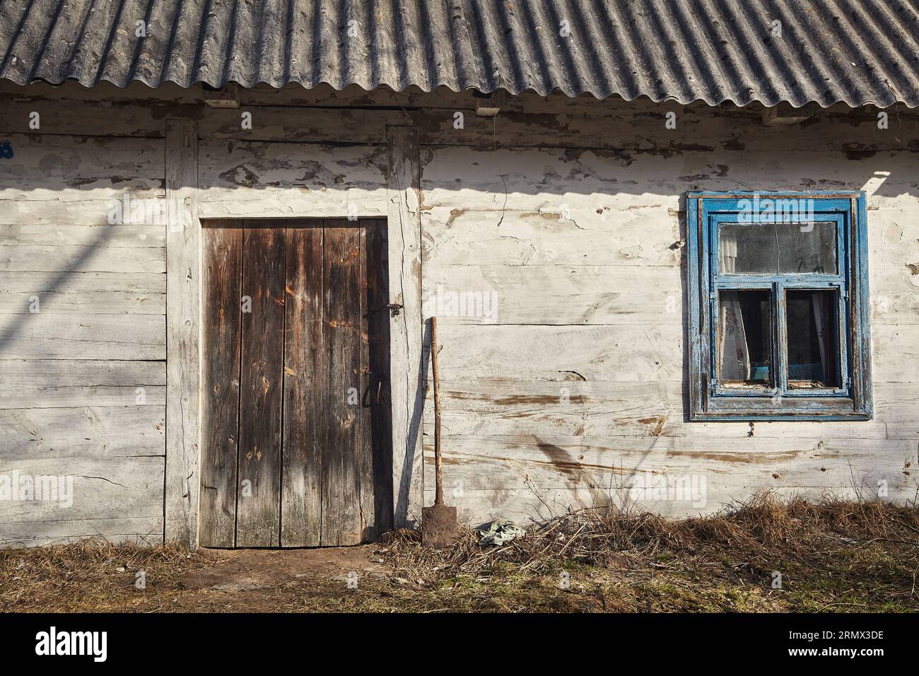 An old house in Polissia, Ukraine Stock Photo - Alamy