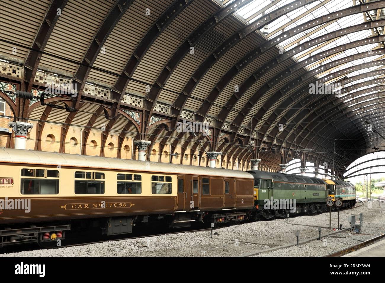 Heritage diesel locomotives 47712 and D1924 with the 1Z47 "Lord of the ...