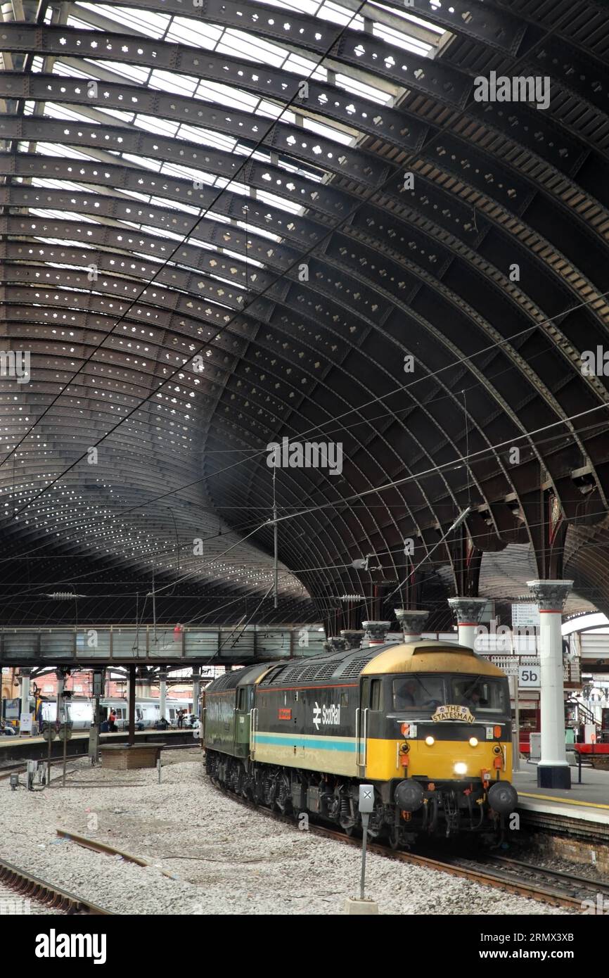 Heritage diesel locomotives 47712 and D1924 with the 1Z47 "Lord of the ...
