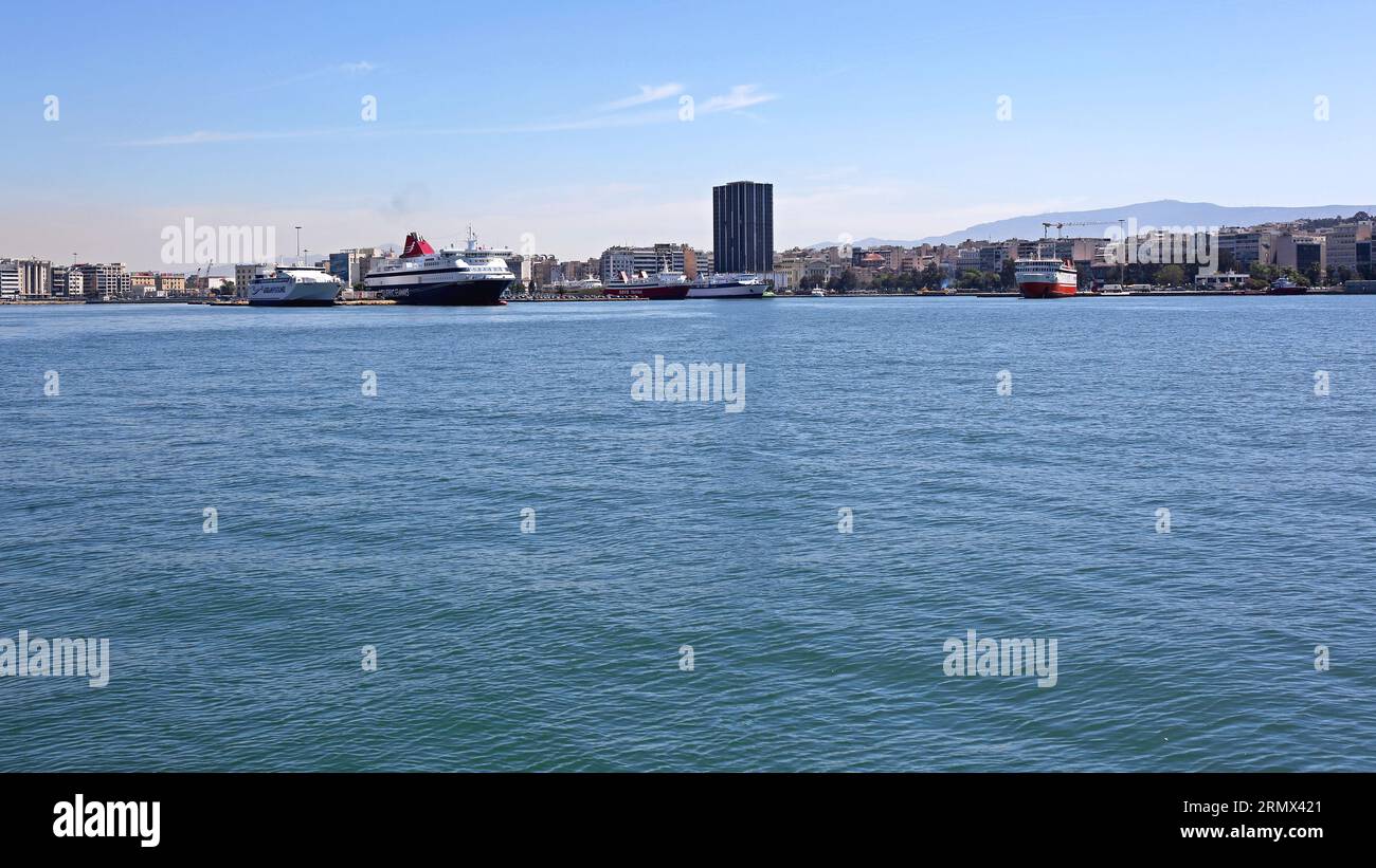 Greek cargo ships hi-res stock photography and images - Alamy