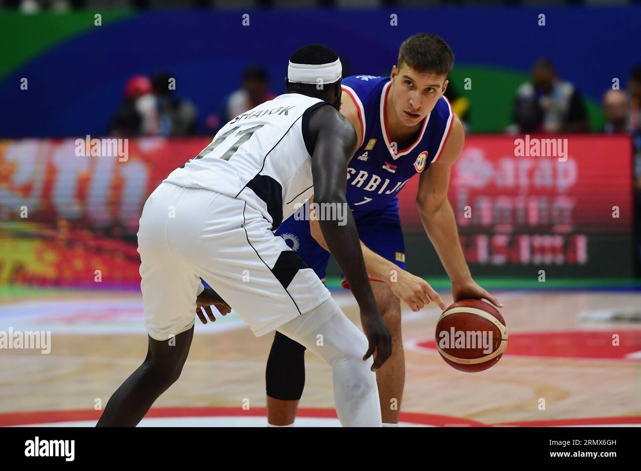 Quezon, Philippines. 30th Aug, 2023. Marial Shayok (L) of South Sudan ...