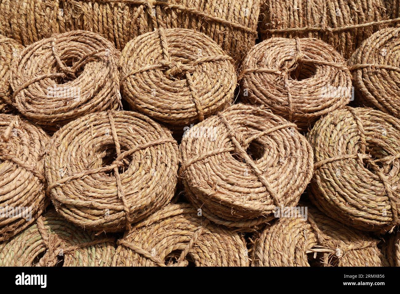 Straw placement hi-res stock photography and images - Alamy