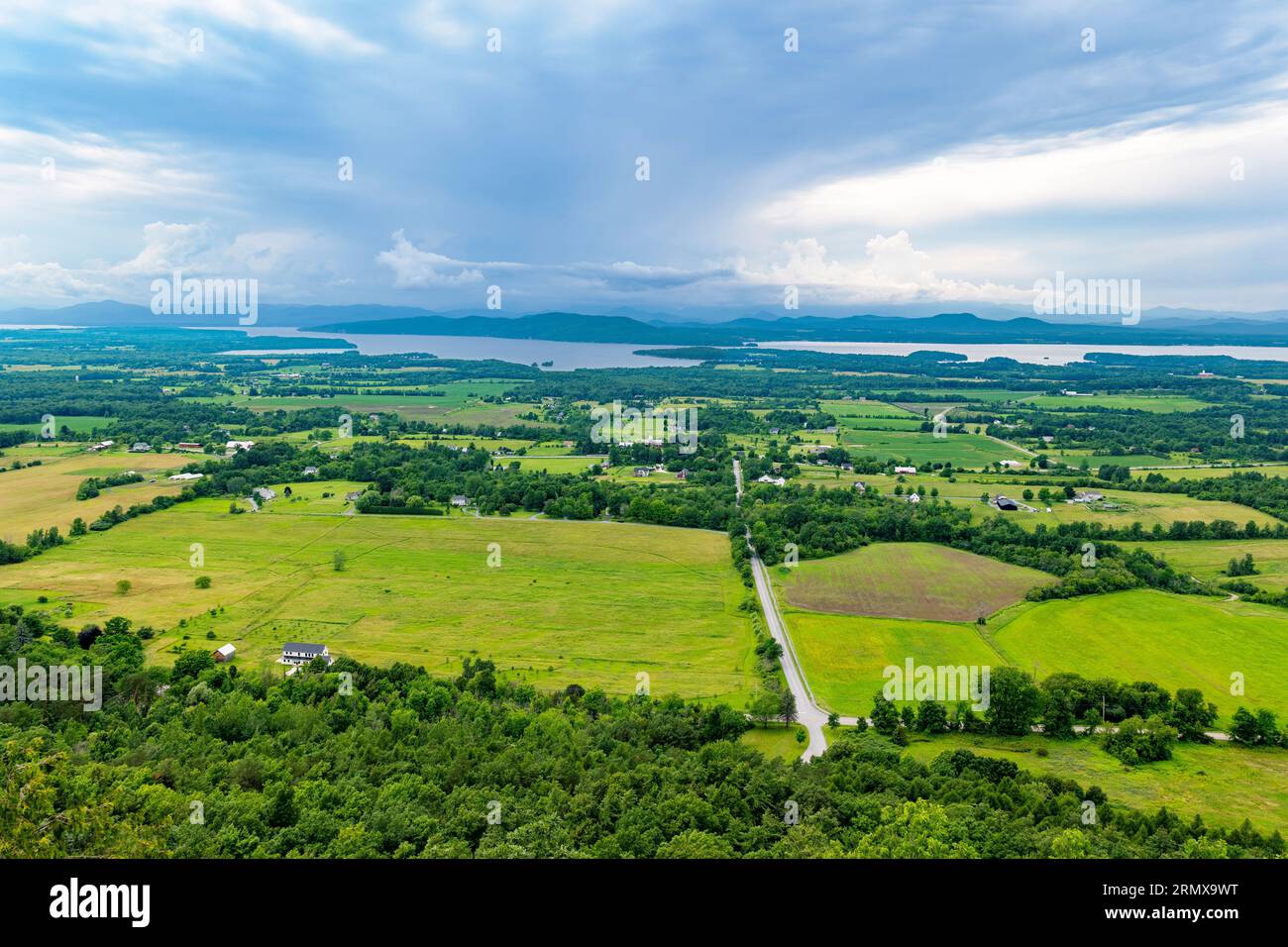 Farmland tourism no one has agricultural mountains hi-res stock ...