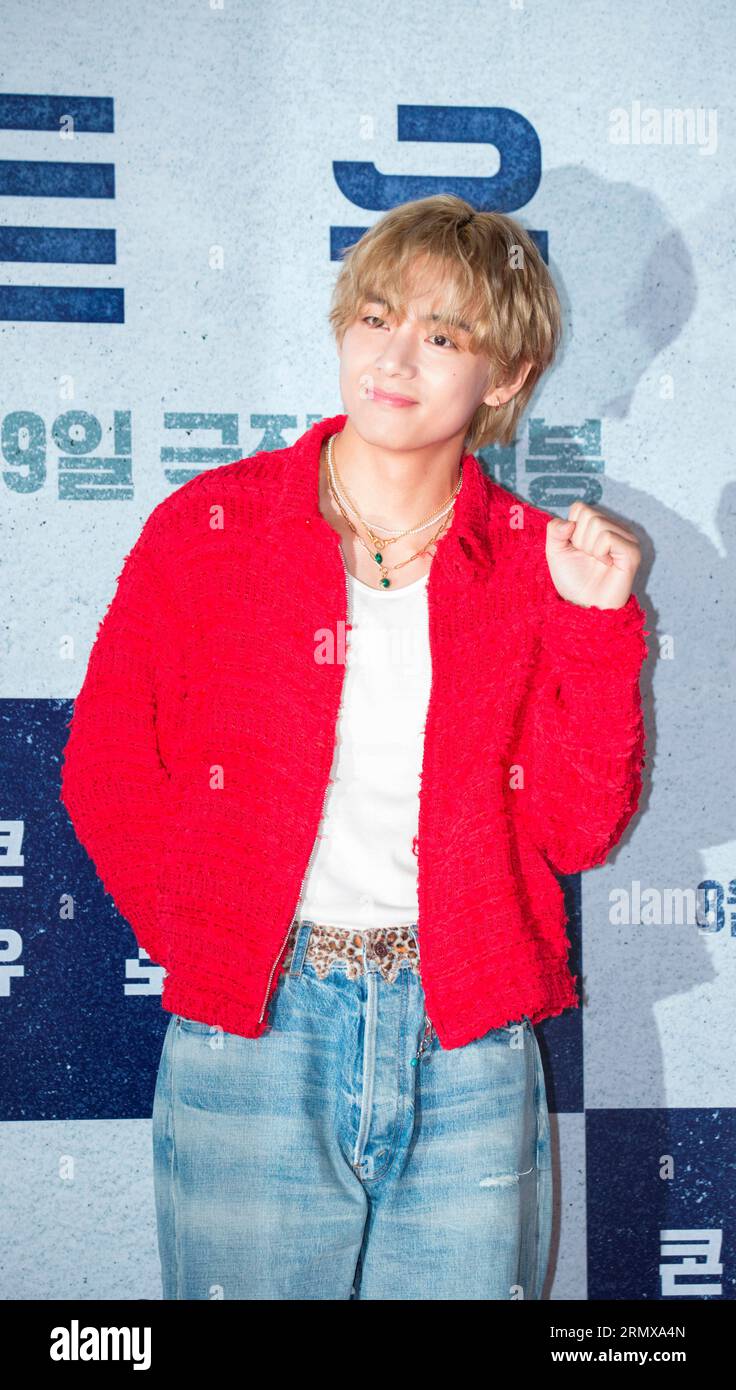 V (BTS), Aug 8, 2023 : Singer V of BTS poses at a photo call before the ...