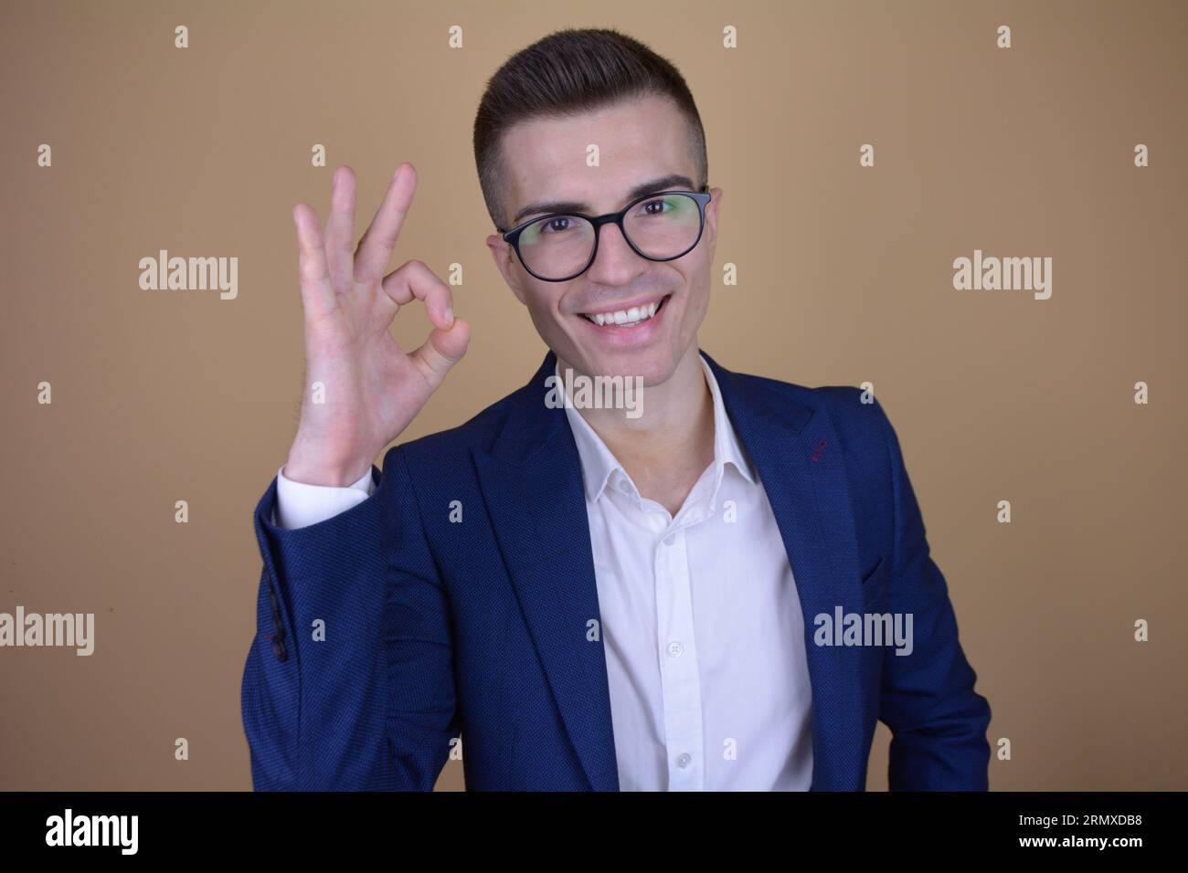 Approval hand sign hi-res stock photography and images - Alamy