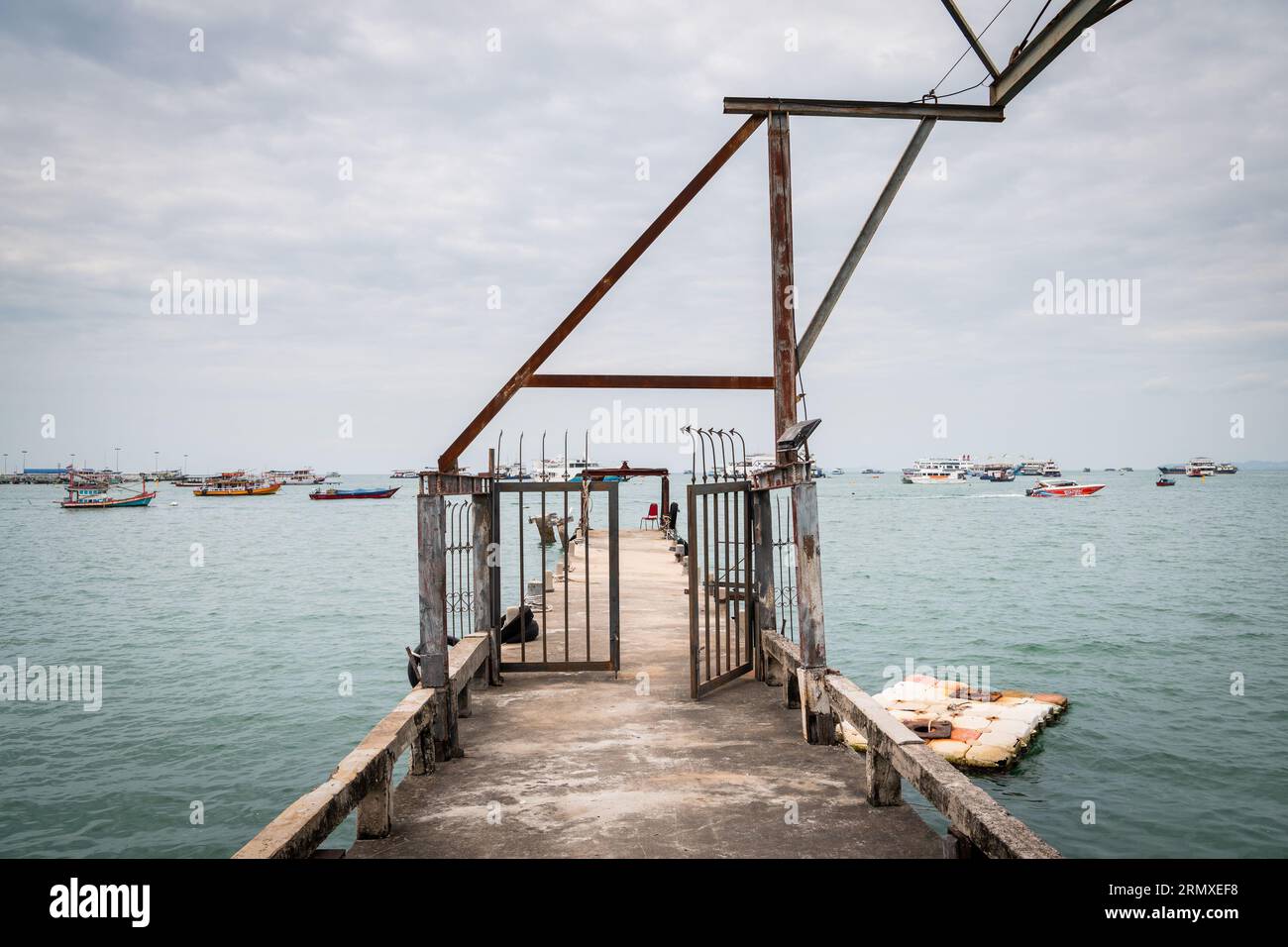 Jetty gate hi-res stock photography and images - Alamy