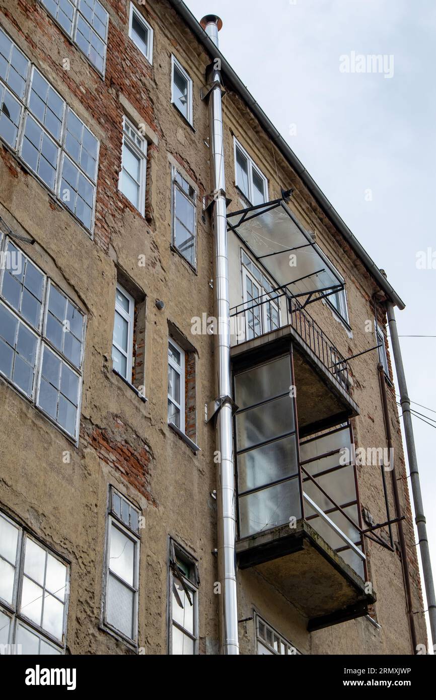 Rainy day building photo hi-res stock photography and images - Alamy