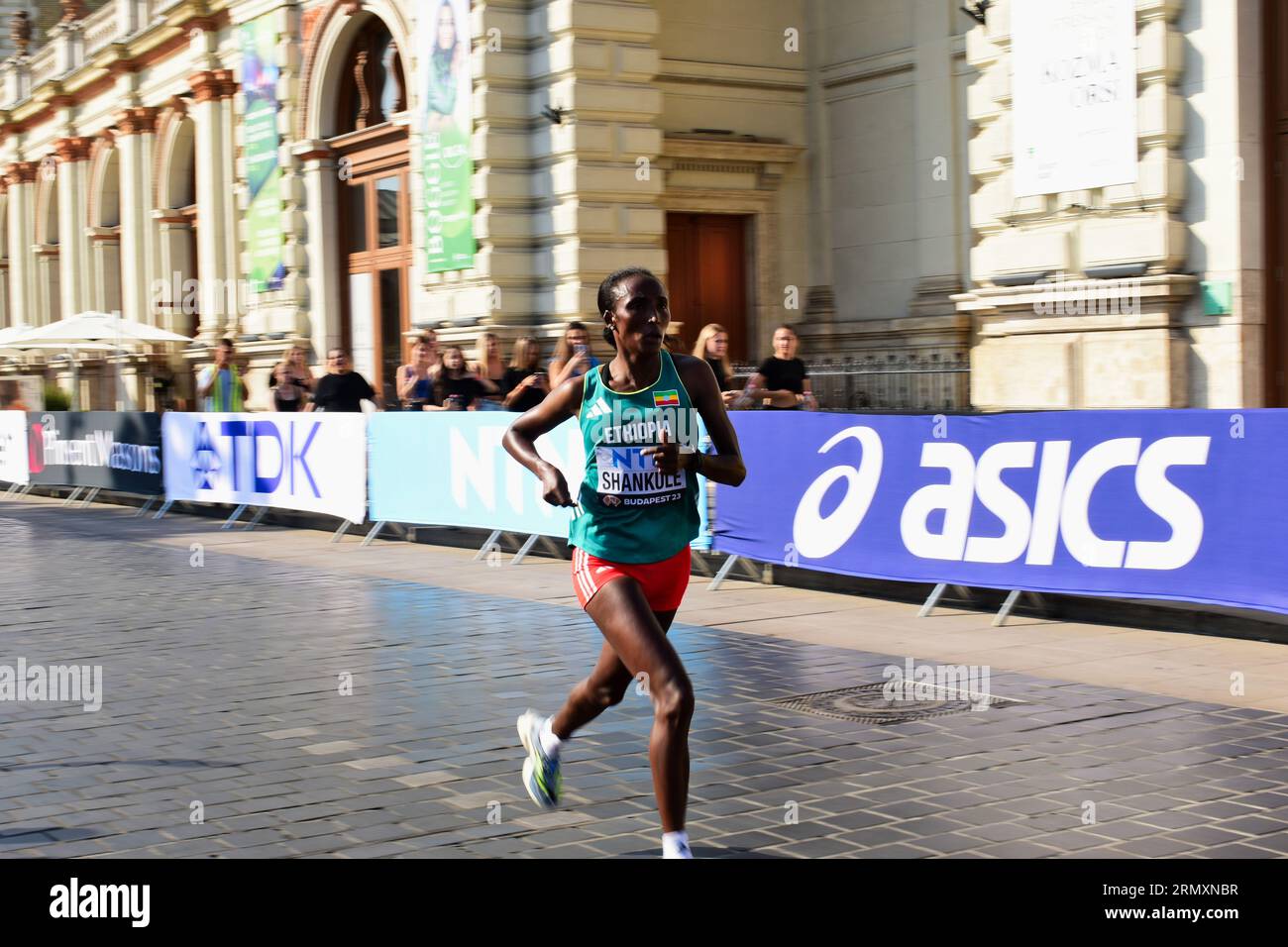 Ethiopian marathon runner hi-res stock photography and images - Alamy