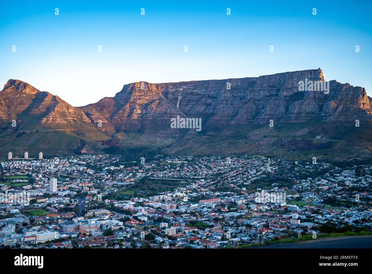 View of Cape Town from Signall hill viewpoint, in Western Cape, South ...