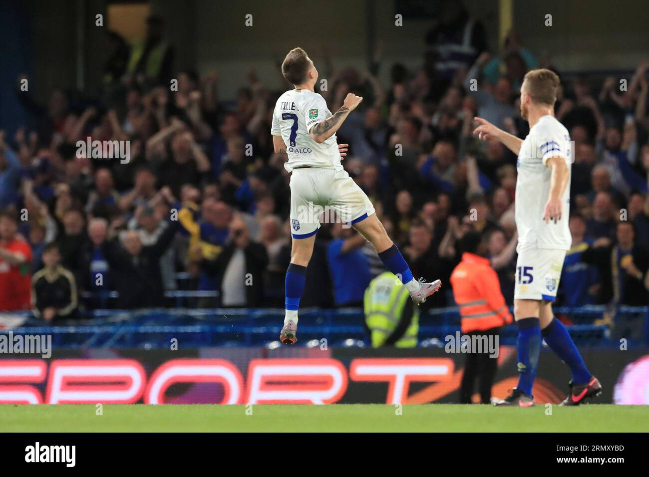 James tilley afc wimbledon hi-res stock photography and images - Alamy