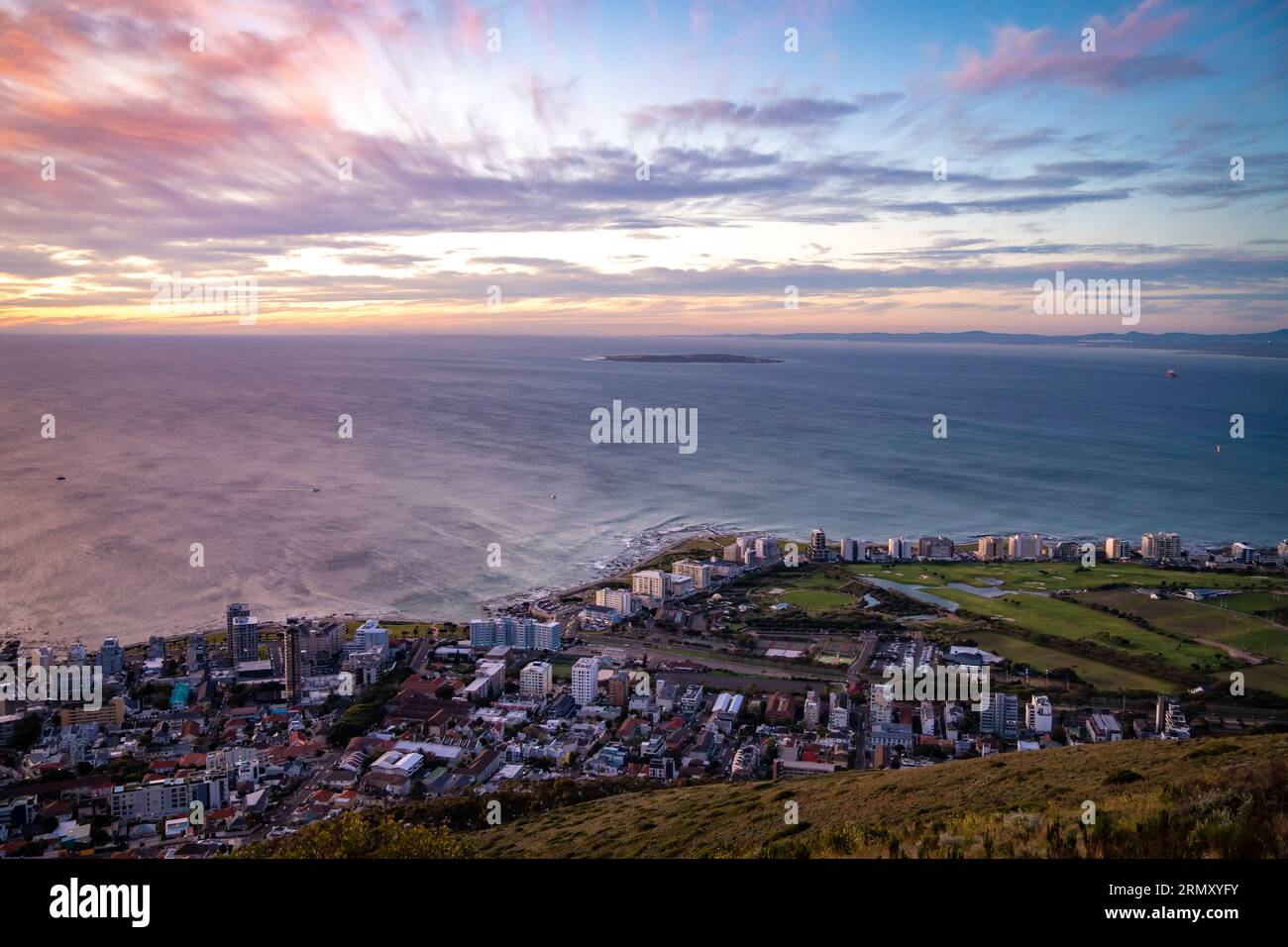Signal Hill sunset viewpoint over Cape Town in Western Cape, South ...
