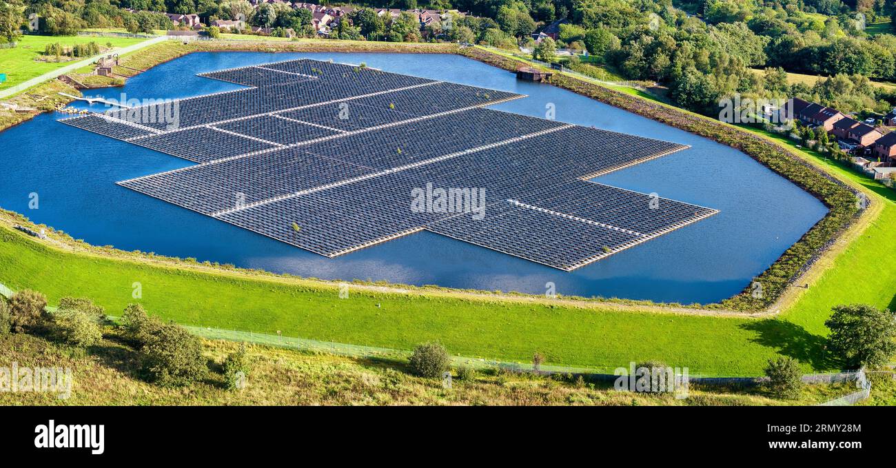 Floating solar panels in Godley, Manchester, United Kingdom Stock Photo ...