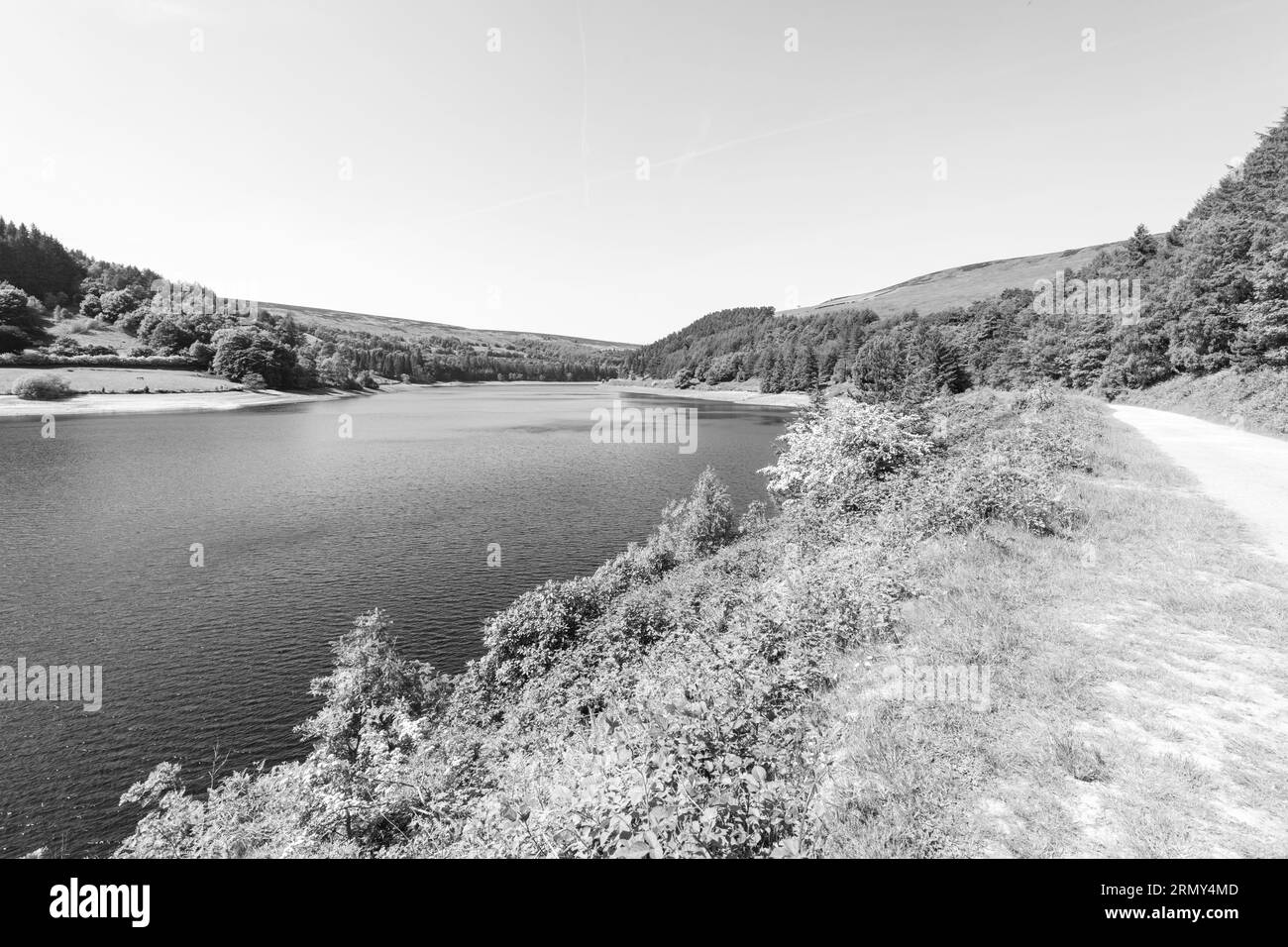 Reservoir peak district national park Black and White Stock Photos ...