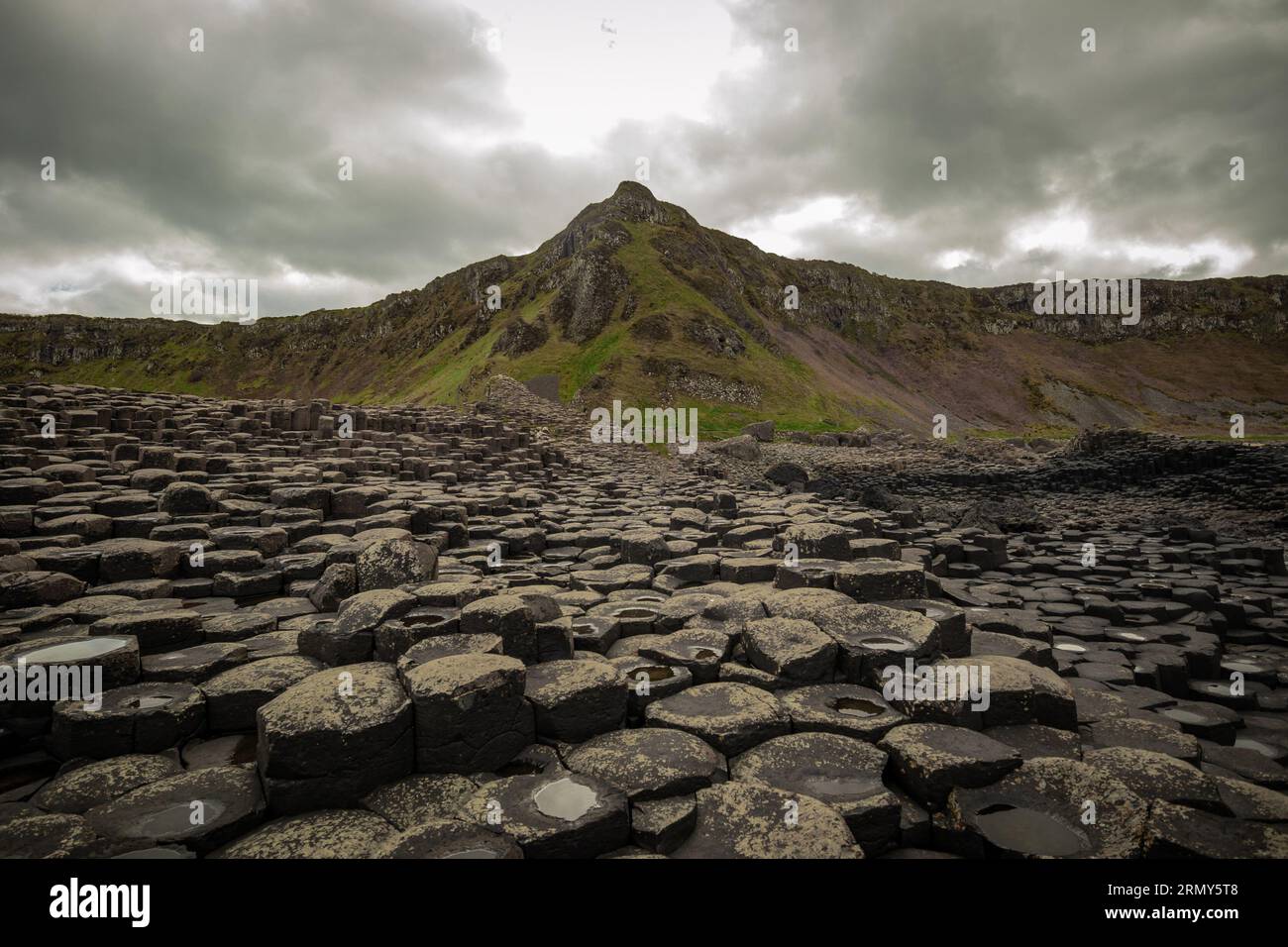 Giants causeway panorama hi-res stock photography and images - Alamy