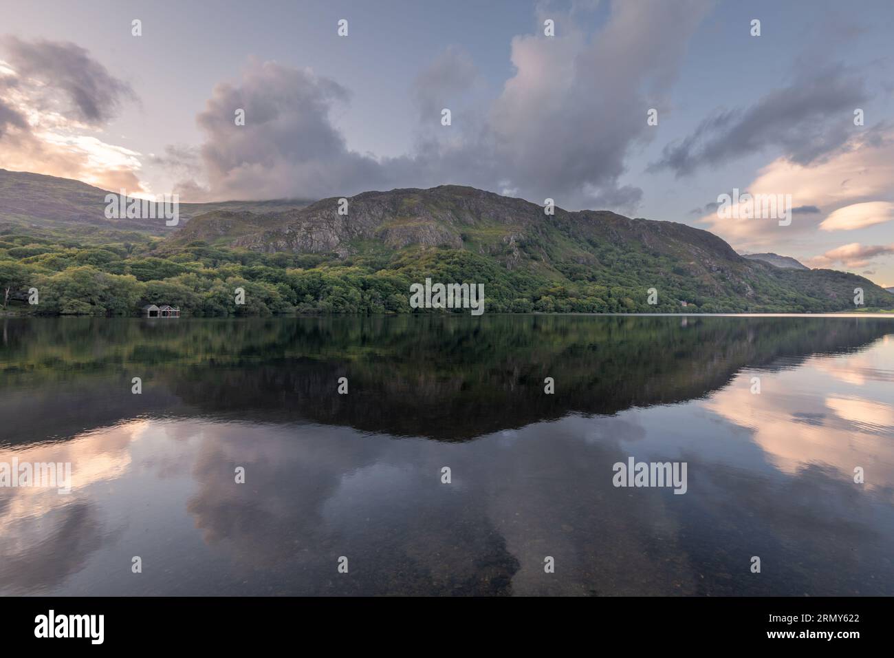 Llyn Dinas, Snowdonia (Eryri) National Park, Wales, Cymru Stock Photo ...