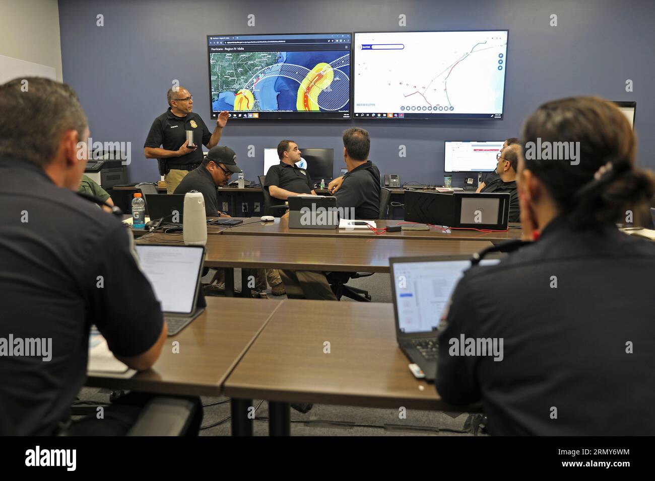 Police operations room hi-res stock photography and images - Alamy