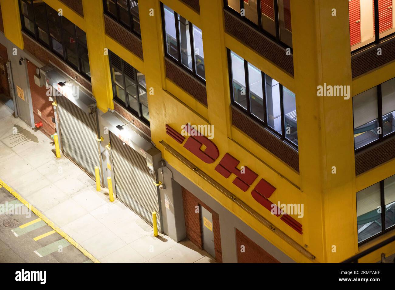 Shipping supply chain hi-res stock photography and images - Alamy