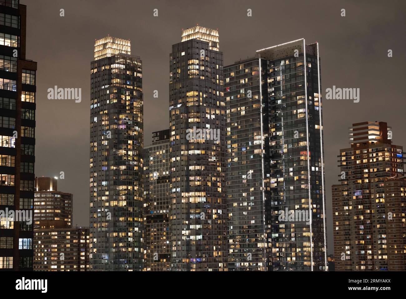 Silver towers new york hi-res stock photography and images - Alamy
