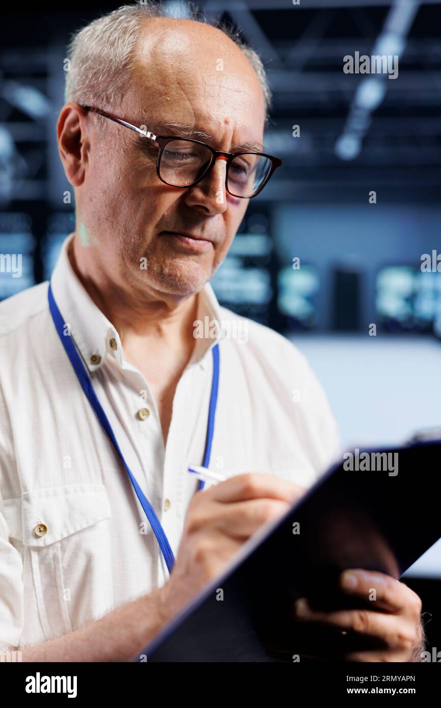 Specialized electronics hi-res stock photography and images - Alamy