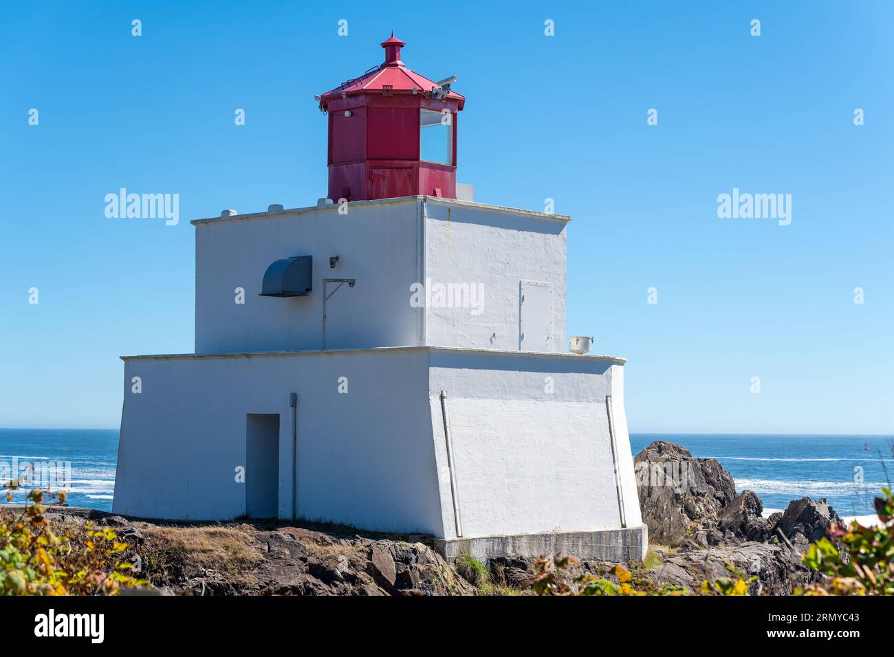 Amphitrite Point Lighthouse along the Wild Pacific Trail hike, Ucluelet ...