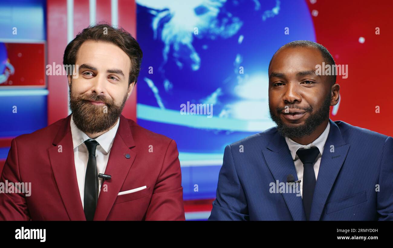 Daily talk show hi-res stock photography and images - Alamy