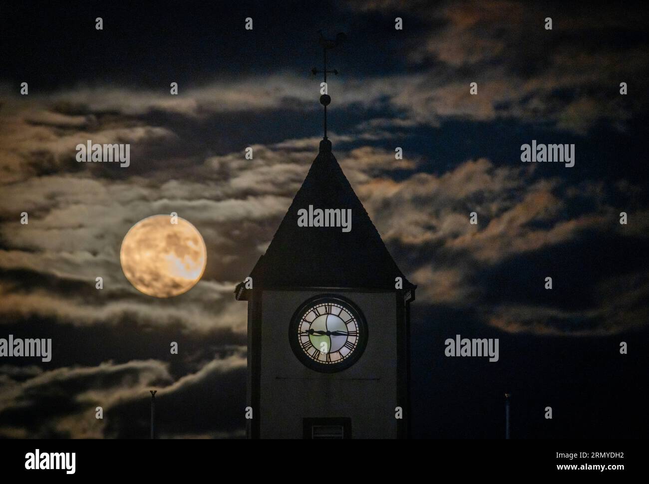 Superbluemoon hi-res stock photography and images - Alamy