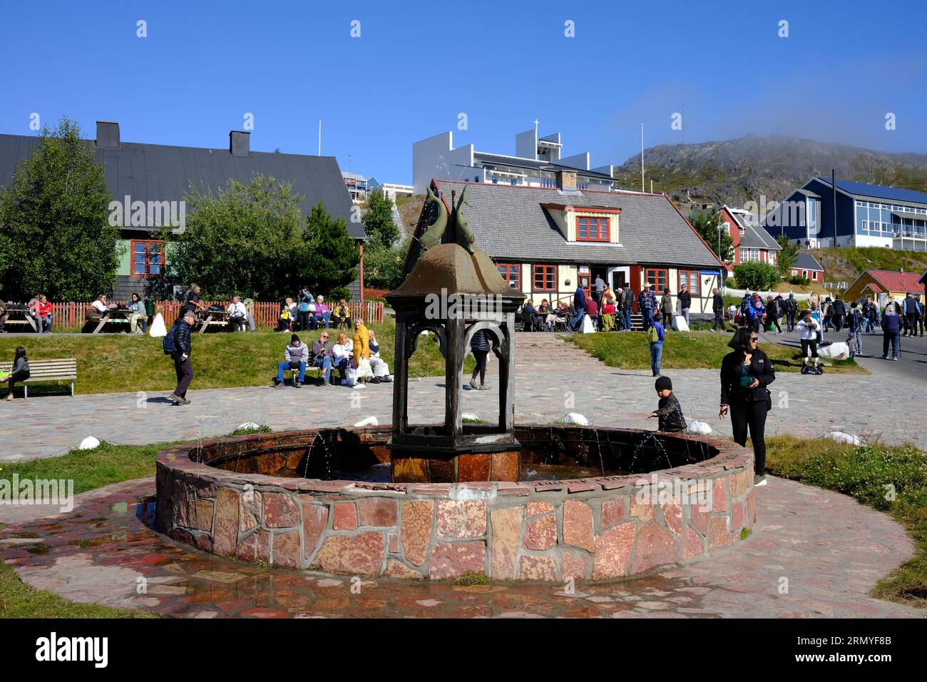 Mindebronden - Memorial Fountain in the town square in Qaqortoq, Greenland Stock Photo - Alamy