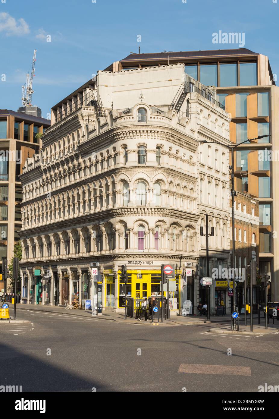 Snappy Snaps, Albert Buildings, Queen Victoria St, London, EC4, England ...