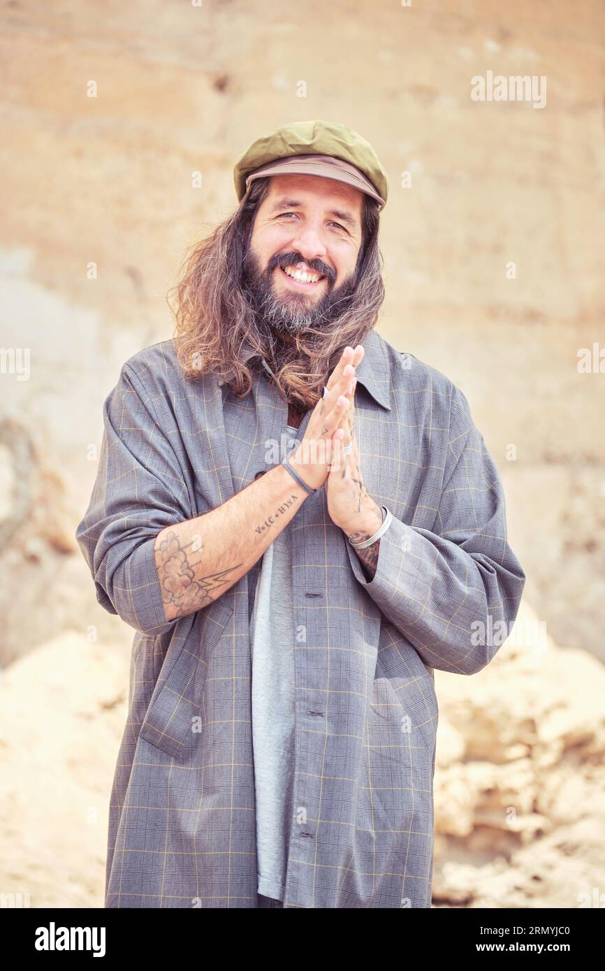 Man clapping standing outside hi-res stock photography and images - Alamy