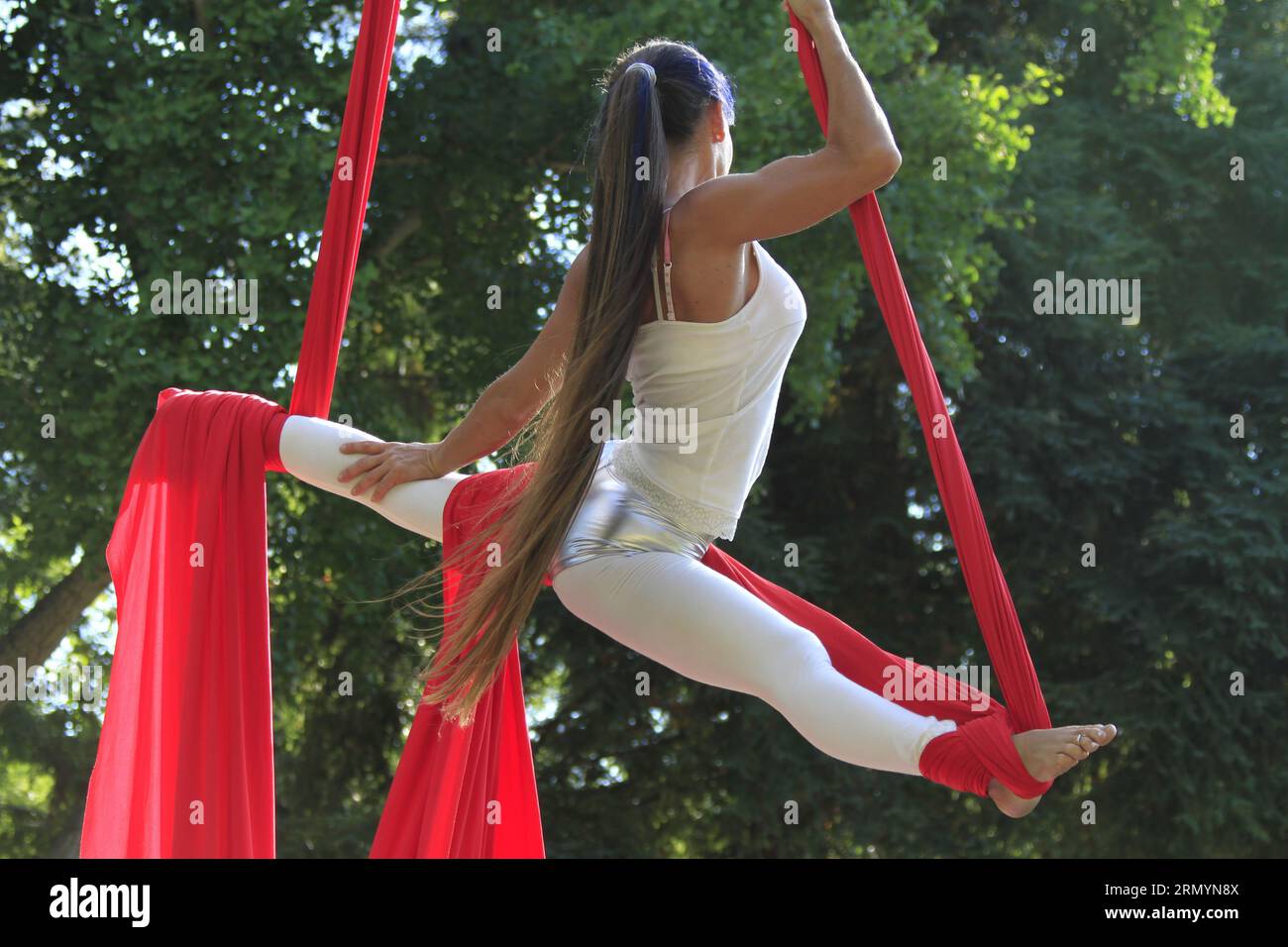 Acrobat poses hi-res stock photography and images - Alamy