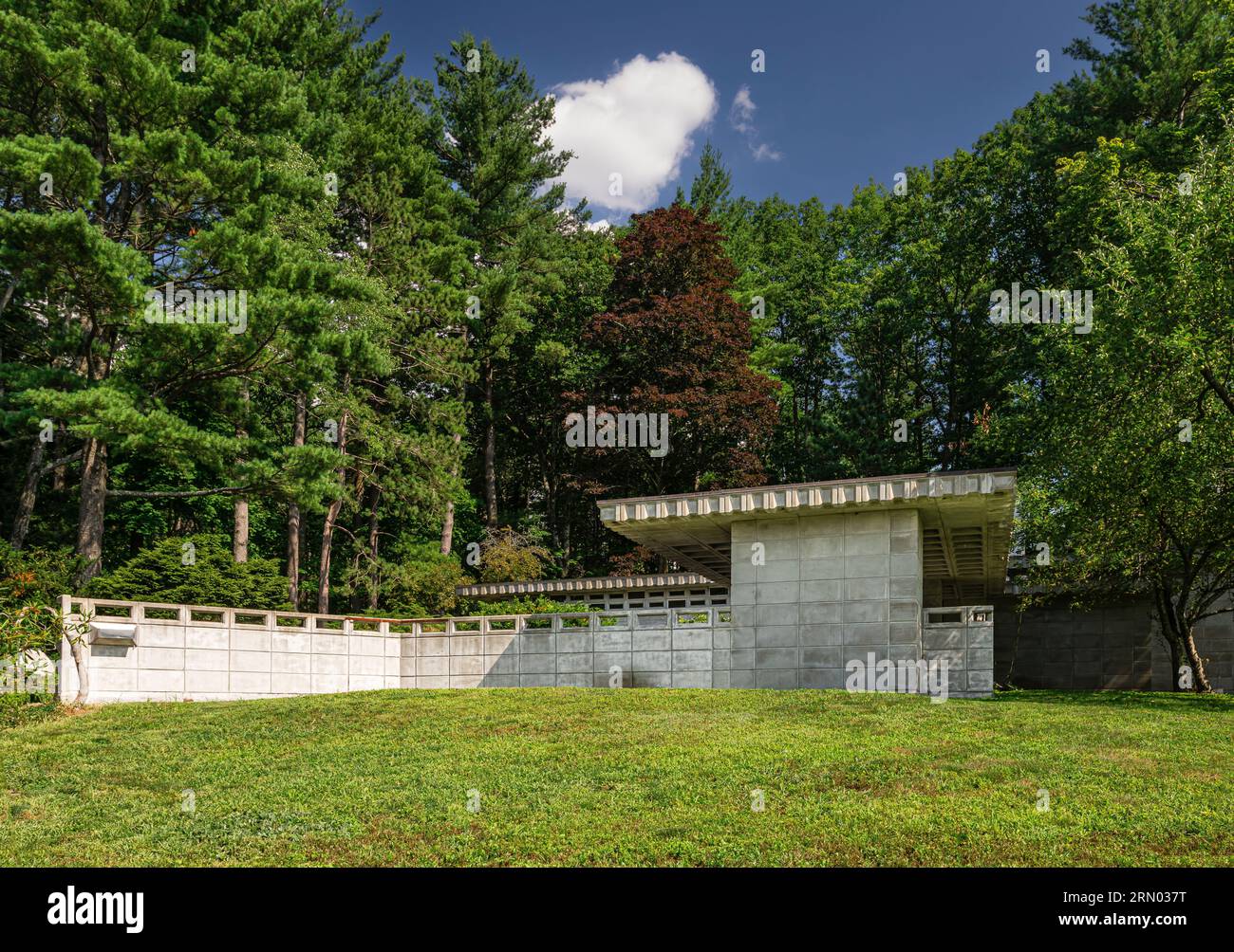 Frank lloyd wright house kalil house hi-res stock photography and ...