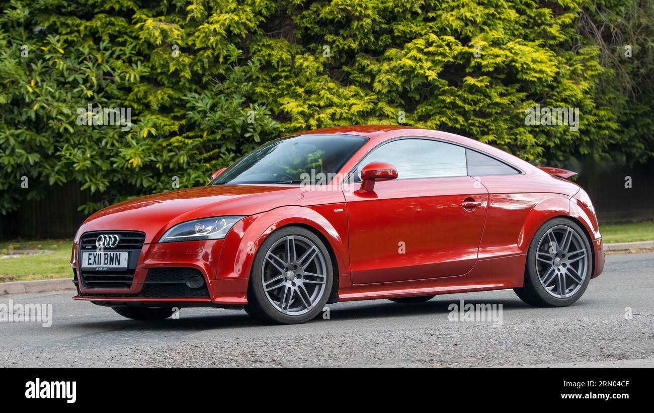 Audi tt red hi-res stock photography and images - Alamy