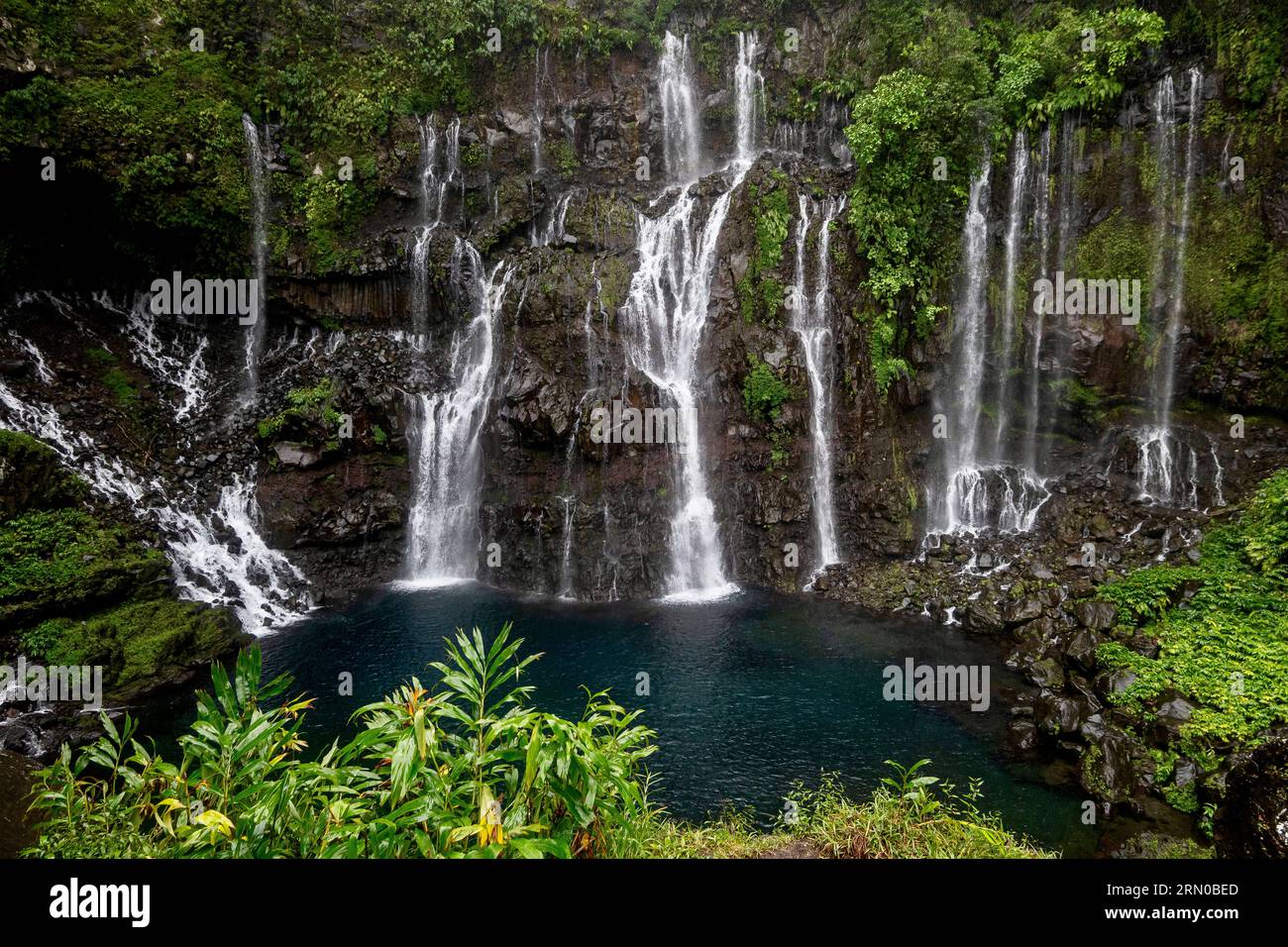 Cascade de la Reunion voile de la mariée Stock Photo - Alamy