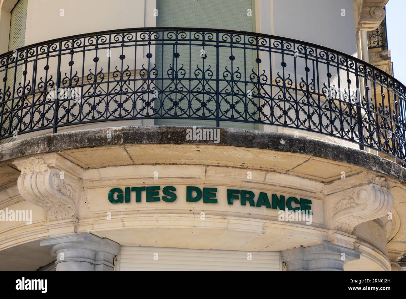 Pau circle logo hi-res stock photography and images - Alamy