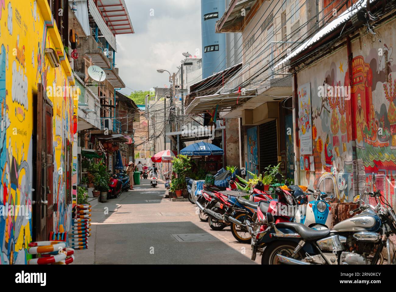 Bangkok, Thailand - July 1, 2023 : Talat Noi alley art mural wall Stock ...