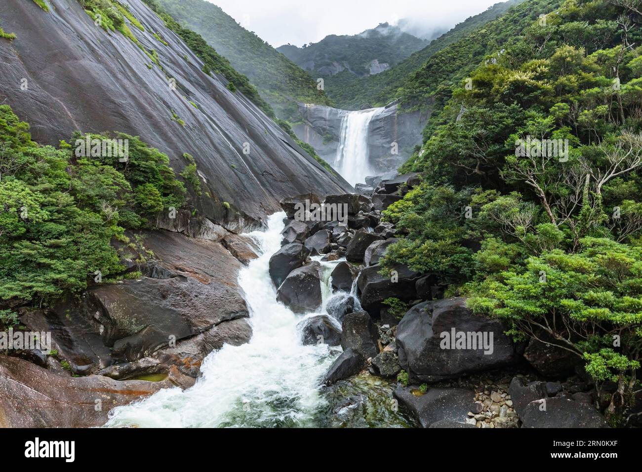 V shaped valley hi-res stock photography and images - Alamy