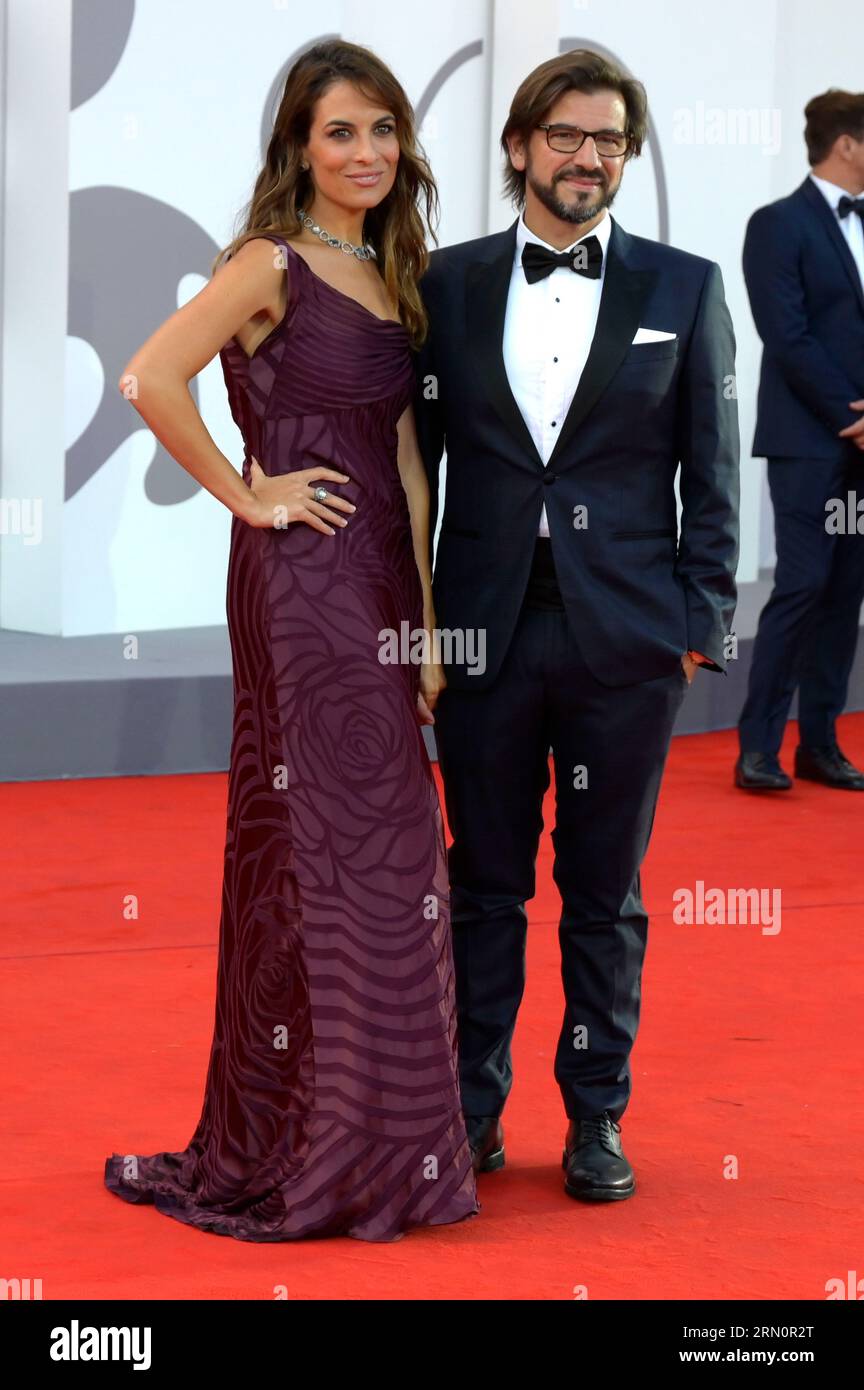 Serena Iansiti und Ferran Paredes Rubio bei der Premiere des Kinofilms ...