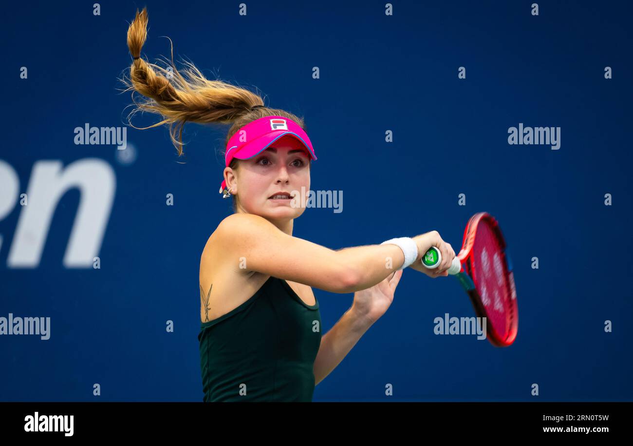 Fiona crawley hi-res stock photography and images - Alamy