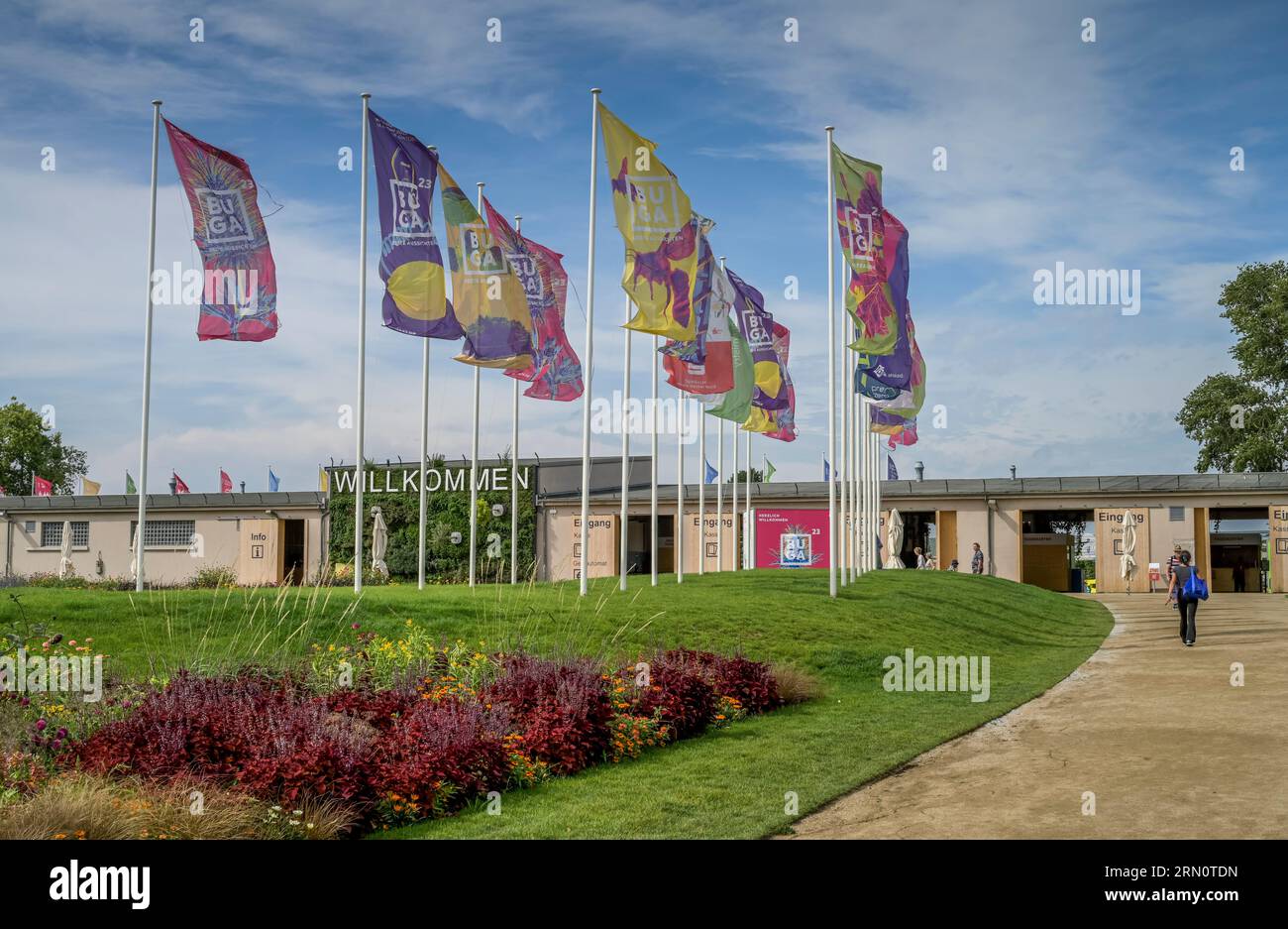 Fahnen, Haupteingang, Spinelli-Park, Bundesgartenschau 2023, Mannheim ...